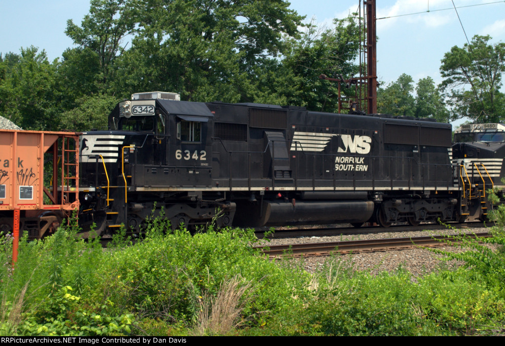 NS SD40E 6342 third out on 94M